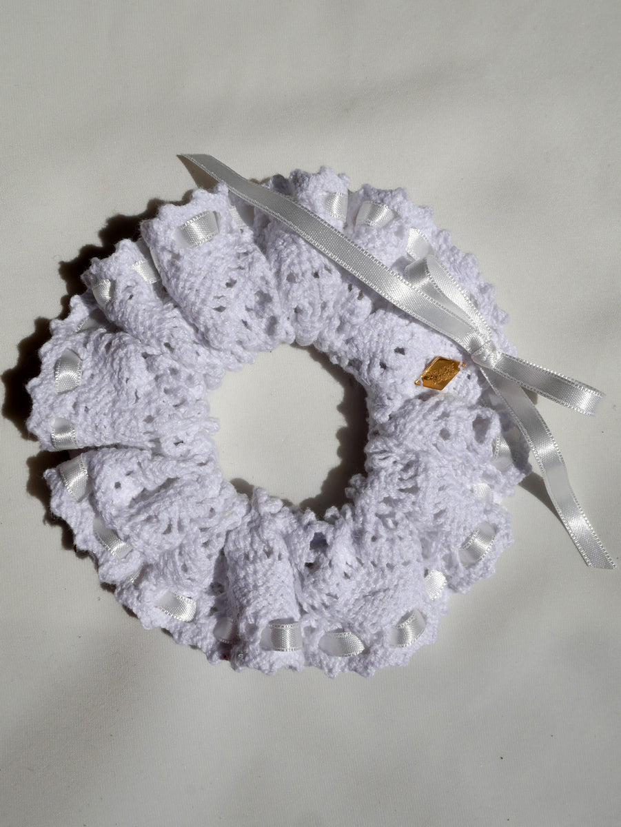 Chouchou crochet blanc - Fernande – Scrunchie is back